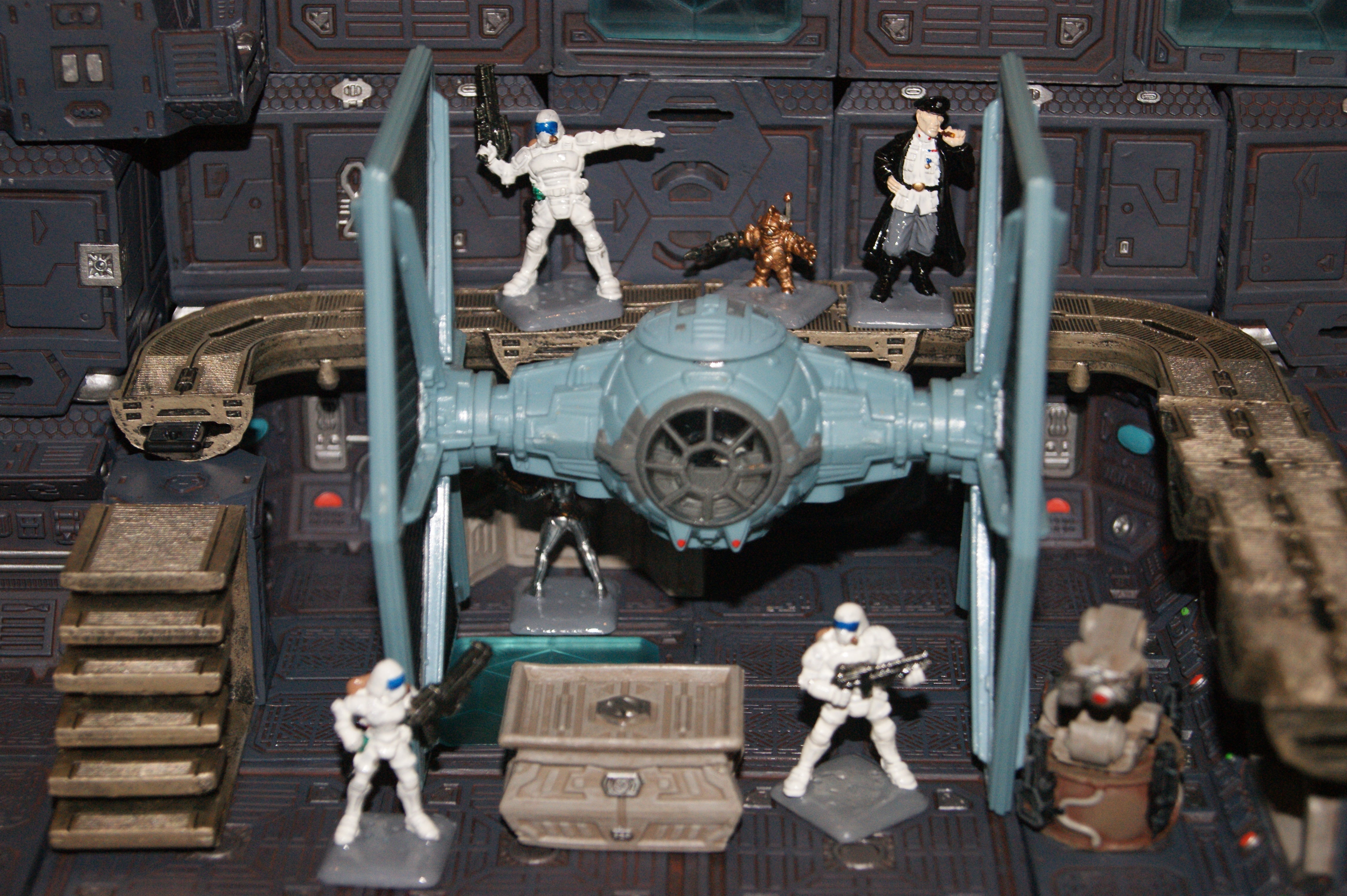 Best Small-Format Build: Tie Hanger by Darth Meanie – Dwarven Forge