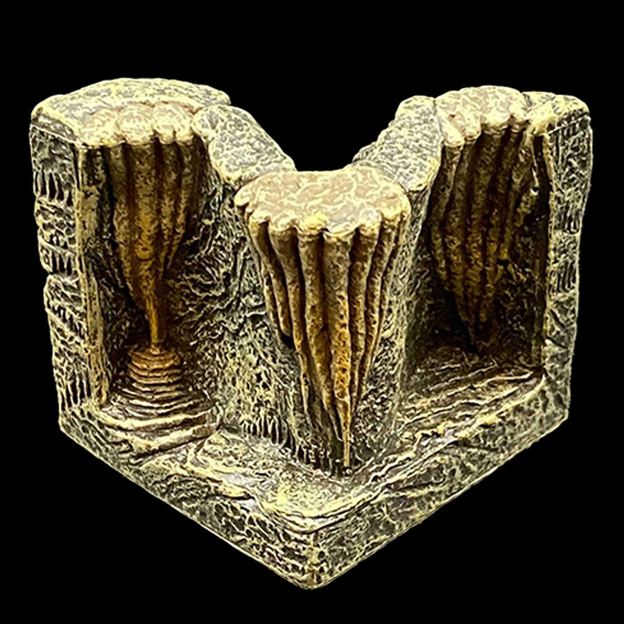 Gull Wing Corner (Corner C) (Painted) – Dwarven Forge