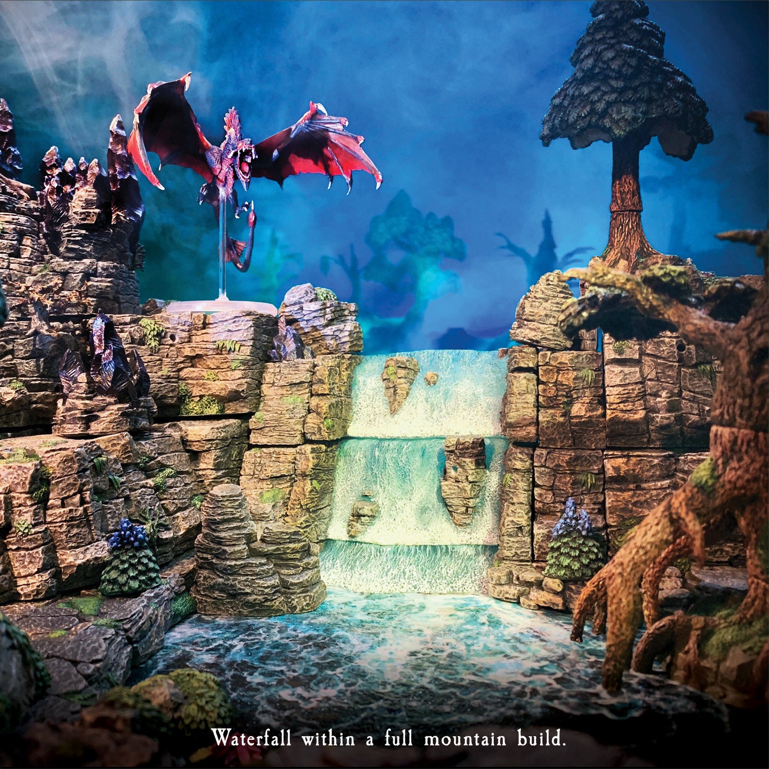 Majestic Waterfalls Deluxe (Painted) – Dwarven Forge